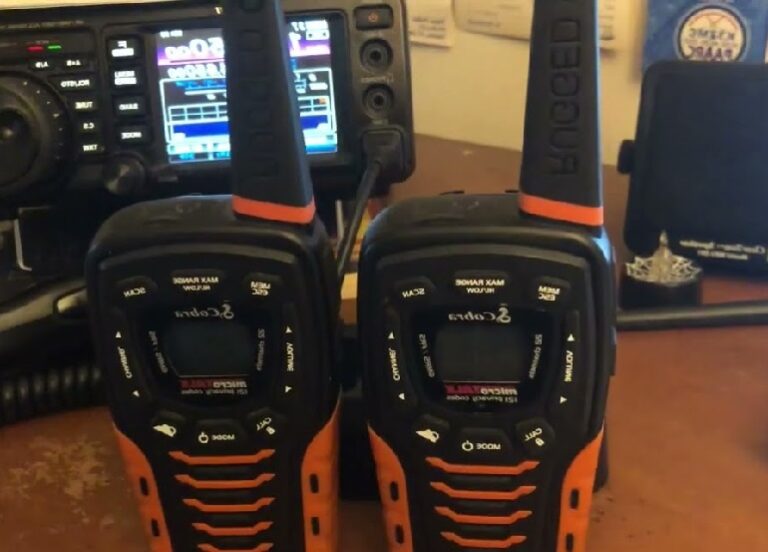 7 Best Walkie-talkie for Skiing 2023 - Extreme Nomads