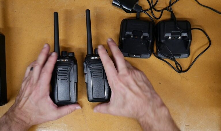 7 Best Walkie-talkie for Skiing 2023 - Extreme Nomads