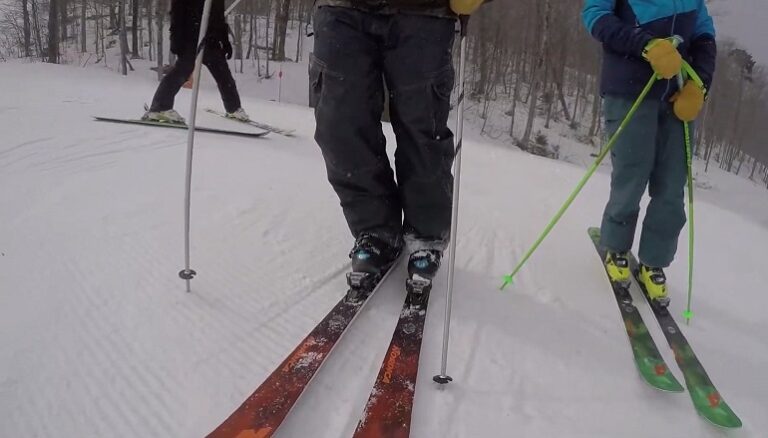 6 Best Mogul Skis For The Season 2024 - Extreme Nomads