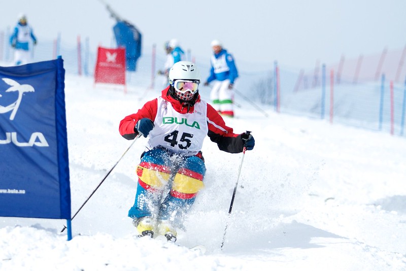 How to Ski Moguls Better? Tactics to Improve Your Style!