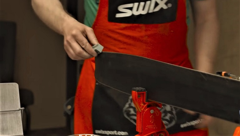 How to Sharpen Ski Edges - Steps to remove Burrs & Rust