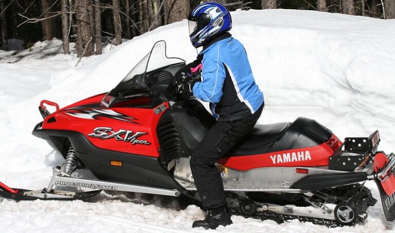 What to Wear Snowmobiling? - a Complete Warmth Guide