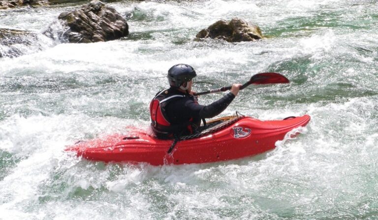 9 Best White Water Kayaks in 2023 -Reviews & Buying Guide