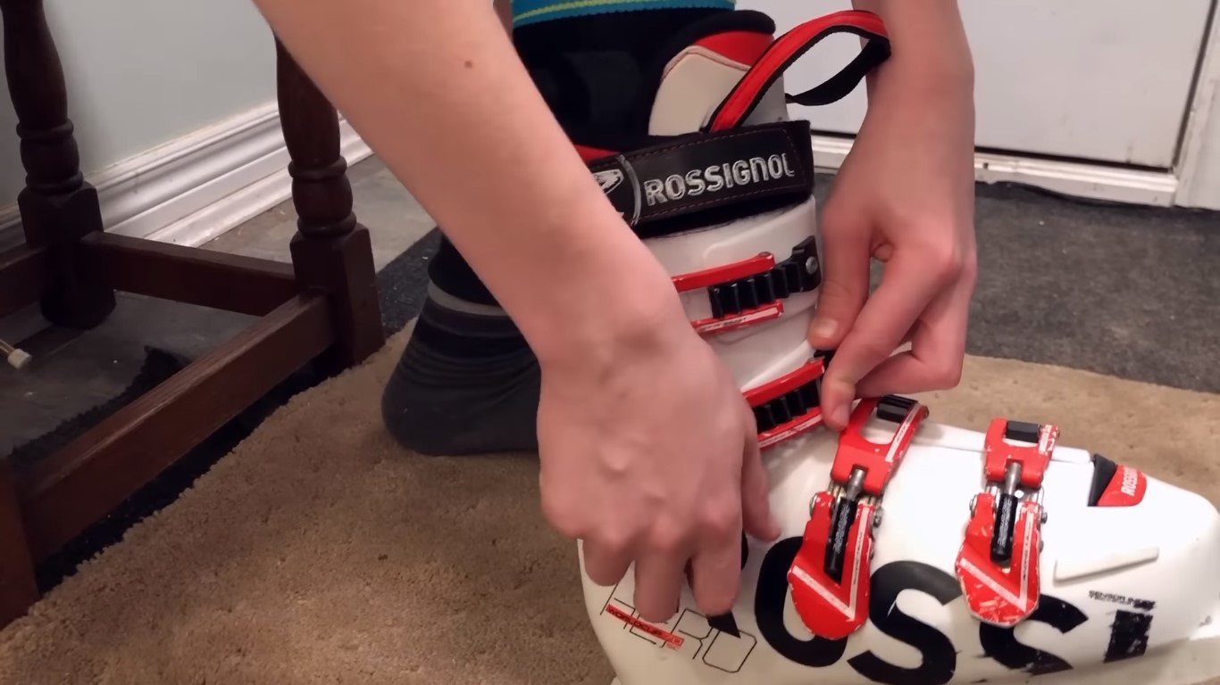 How to Buckle Ski Boots Correctly? Get Perfect Adjustment