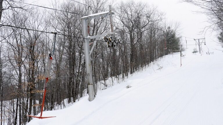How Do Ski Lifts Work? History, Types, and Functioning